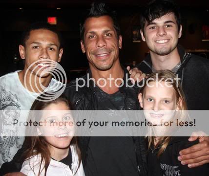 Throwback pic of Halle Berry with her Former BF Danny Wood (From NKOTB ...